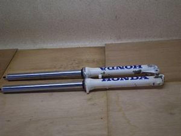 Yahoo!オークション - SC2953 TLM200R フロントフォーク左右 MD15-1007