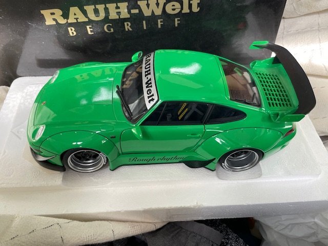 autoart 1/18 ポルシェRWB 993 グリーン ガンメタ ホイール used(乗用車)｜売買されたオークション情報、yahooの商品情報をアーカイブ公開 - オークファン ...
