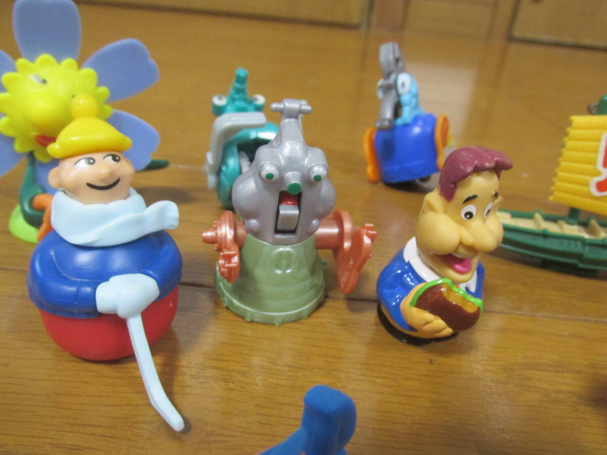 Yahoo!オークション - キンダーサプライズ Kinder Surprise ミニフィ...