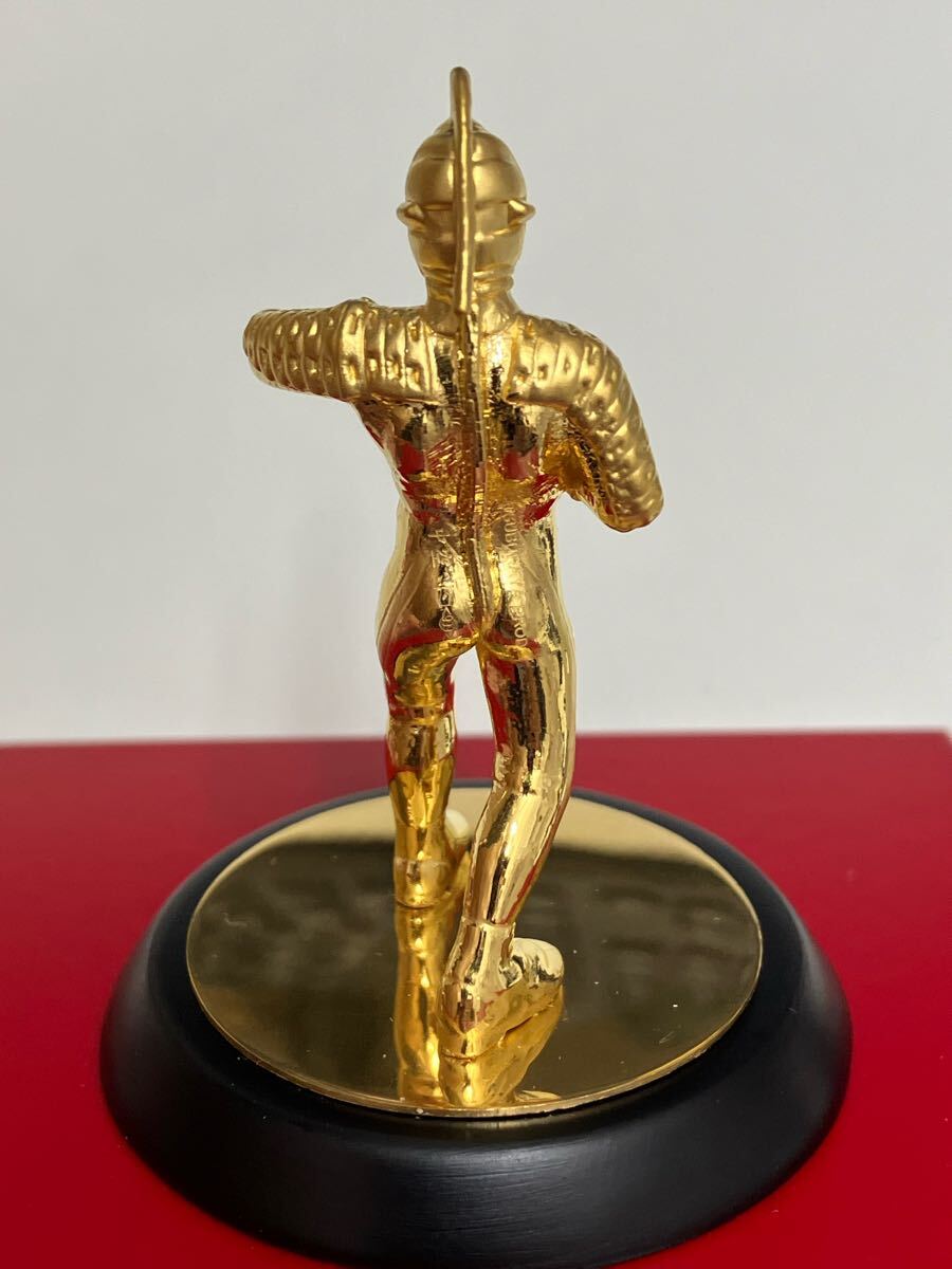 Yahoo!オークション - ウルトラセブン 純金 K24 15.2g 円谷プロダクシ...