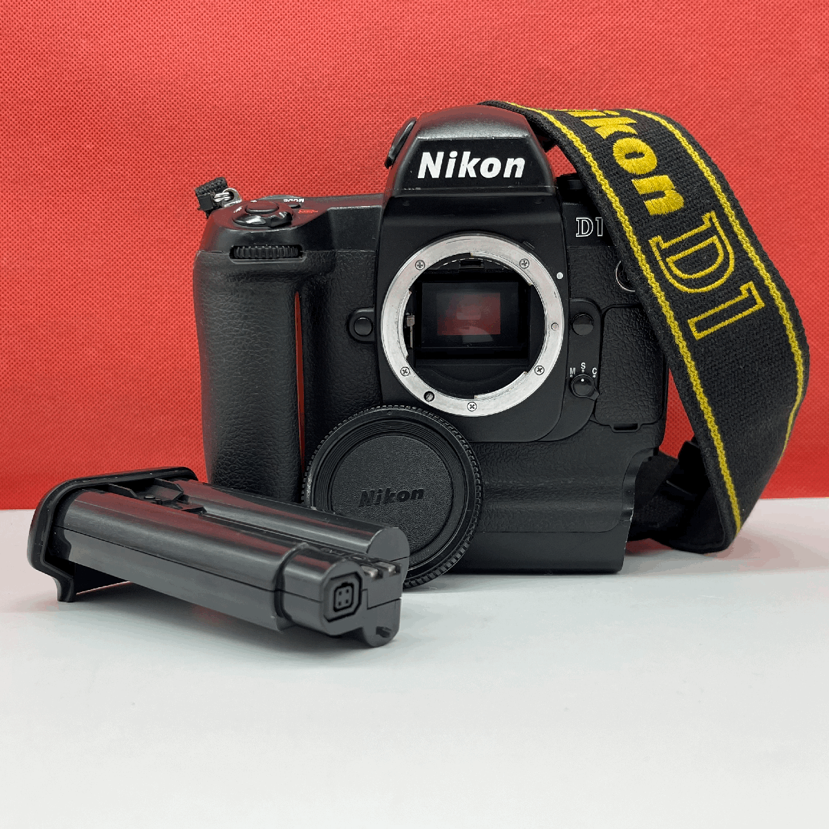 77 Nikon D1 デジタル一眼レフカメラ ボディ 動作未確認 現状品 ニコン(ニコン)｜売買されたオークション情報、yahooの商品情報をアーカイブ公開 - オークファン（aucfan.com）