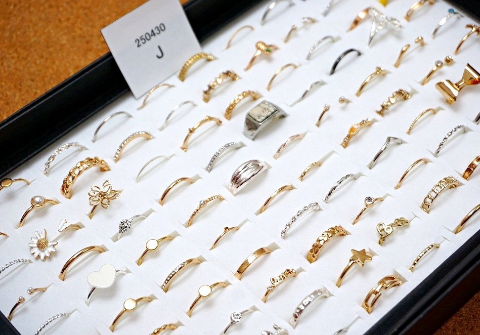 Yahoo!オークション - Ny4 おまとめて大量 昭和レトロ 細身指輪 100点 ...