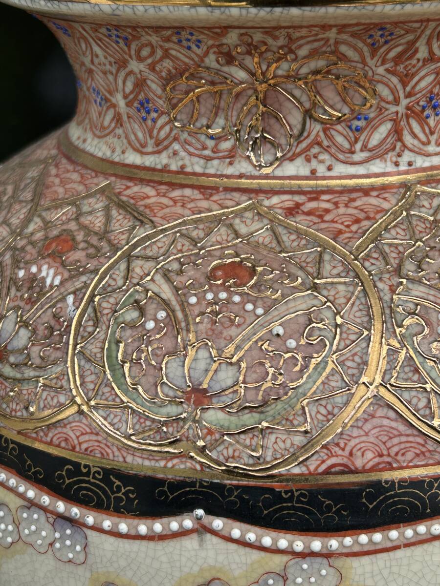 Yahoo!オークション - 薩摩焼 色絵金彩人物花唐草 豪華絢爛 H46㎝ 古...