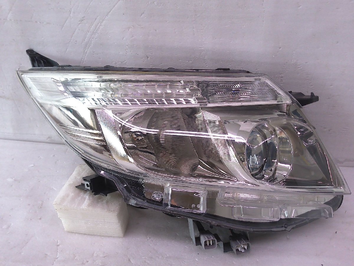 Yahoo!オークション - ノア ZRR80 前期 右 ヘッドライト LED 刻印 E/IC...