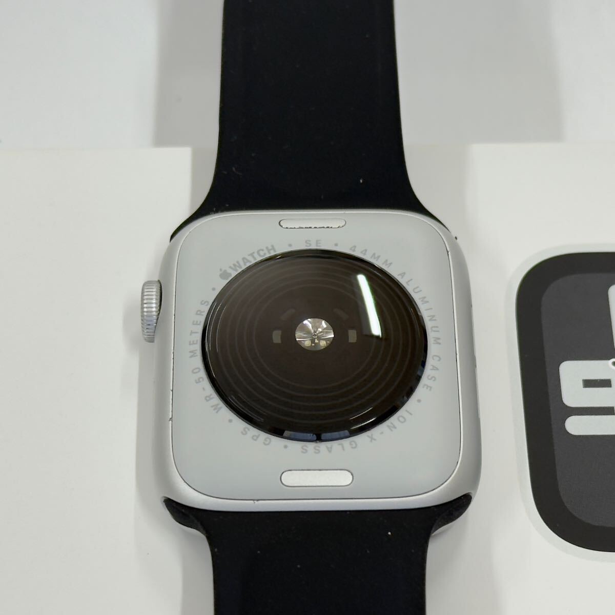 Yahoo!オークション - 即決 美品 Apple Watch SE2 44mm シルバーアル...