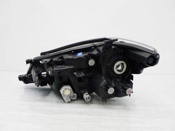 Yahoo!オークション - 4054141 サイ AZK10 前期 右ライト LED SAI KOIT...