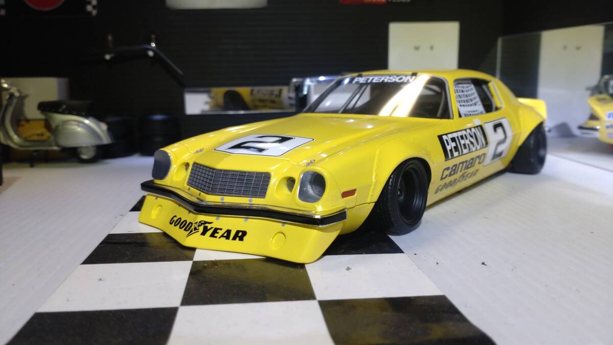 Yahoo!オークション - スパーク1/18 Z28カマロ カスタム