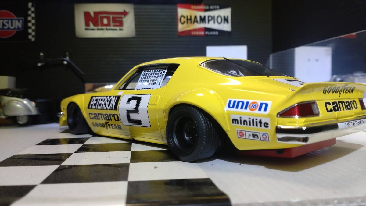 Yahoo!オークション - スパーク1/18 Z28カマロ カスタム