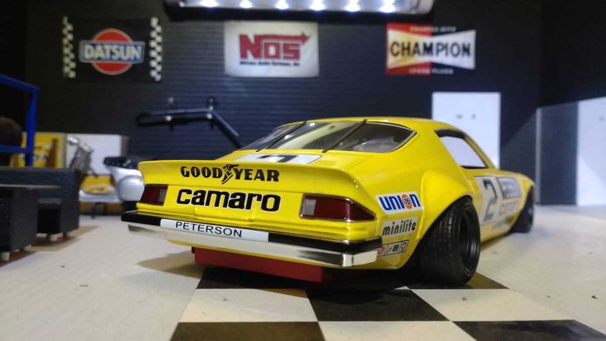 Yahoo!オークション - スパーク1/18 Z28カマロ カスタム