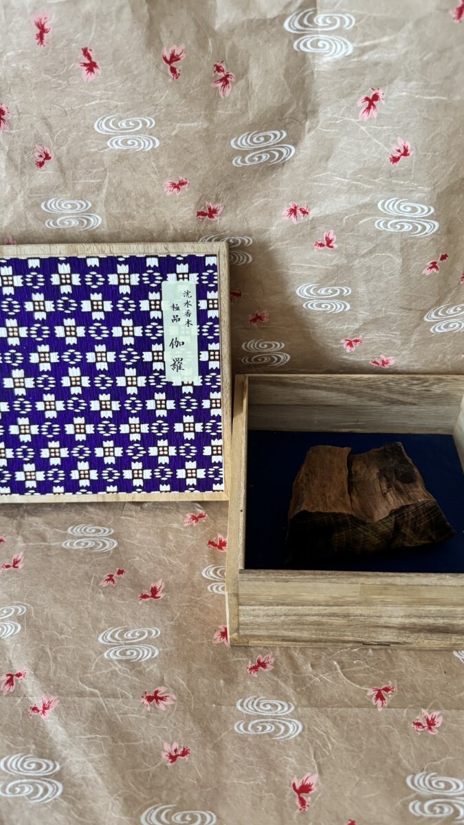 Yahoo!オークション - 廃寺保管品 沈水香木 極品「伽羅」129g お香 伽...
