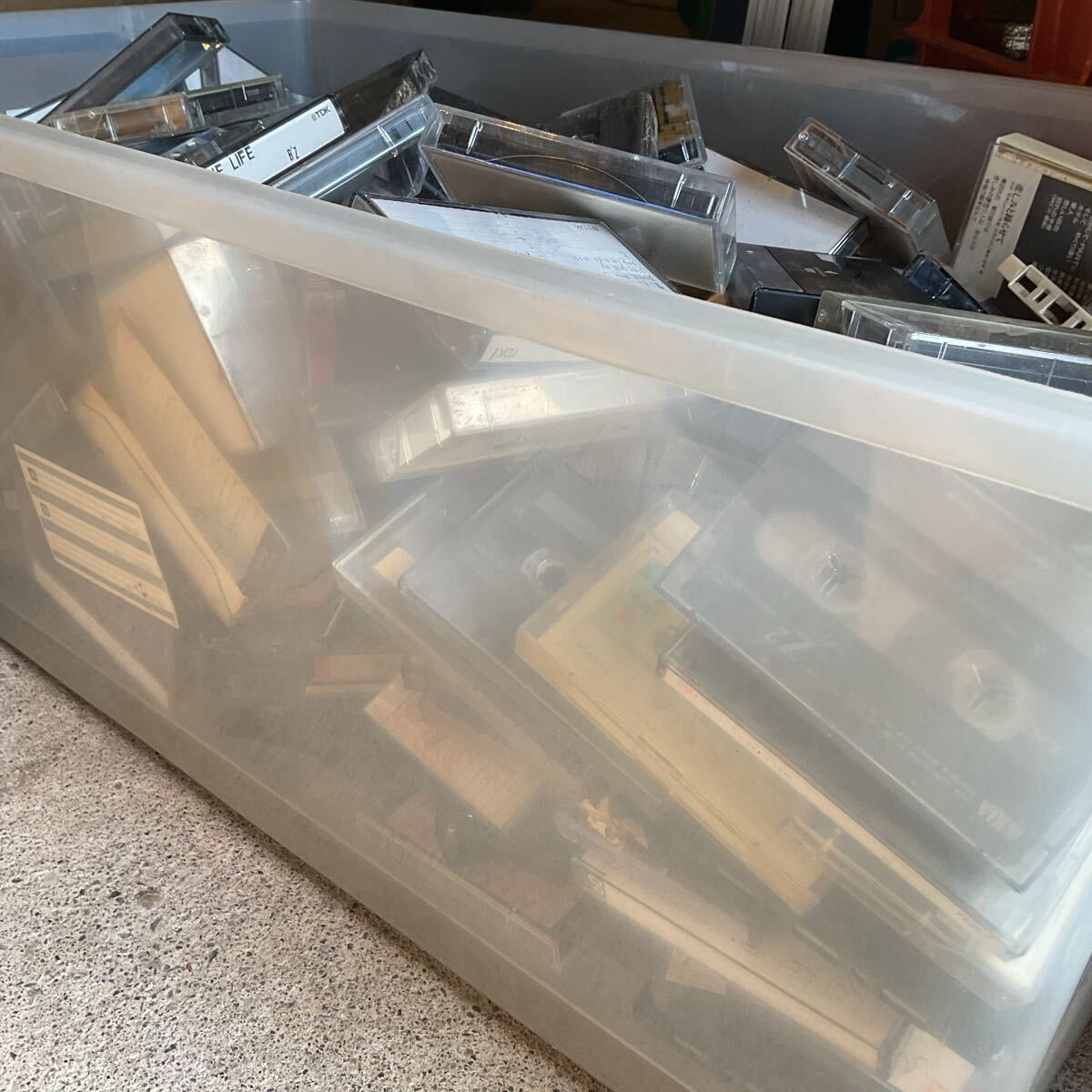 Yahoo!オークション - カセットテープ 大量まとめ売り 約24kg 140サイ...