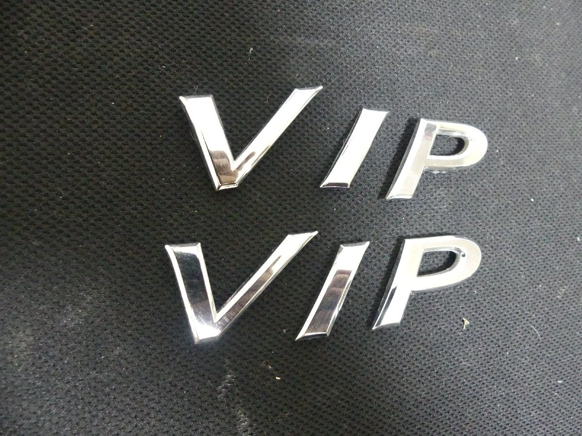 Yahoo!オークション - B146 A 日産 フーガ KY51 純正 VIP エンブレム ...