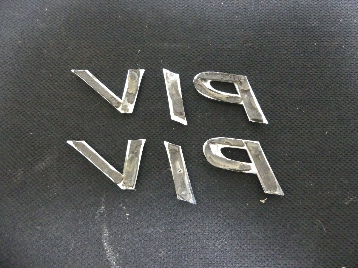 Yahoo!オークション - B146 A 日産 フーガ KY51 純正 VIP エンブレム ...