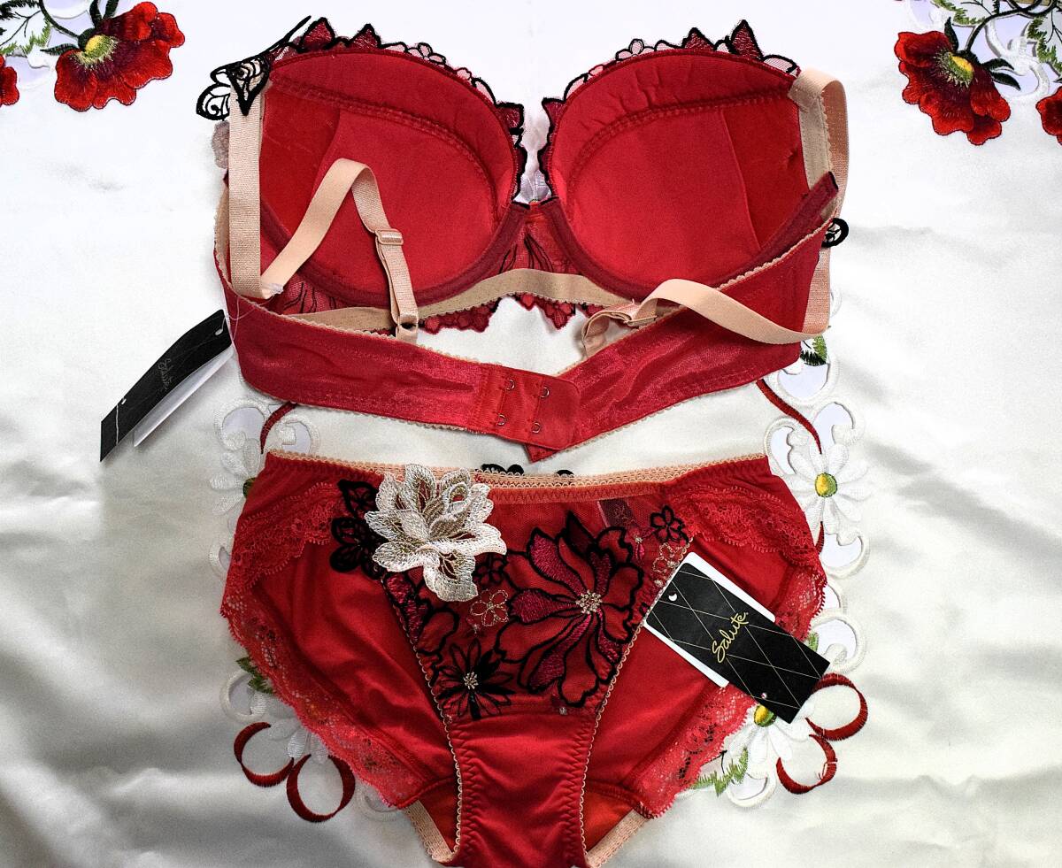 Yahoo!オークション - 新品・タグ付き ワコール サルート 96G・プラ...