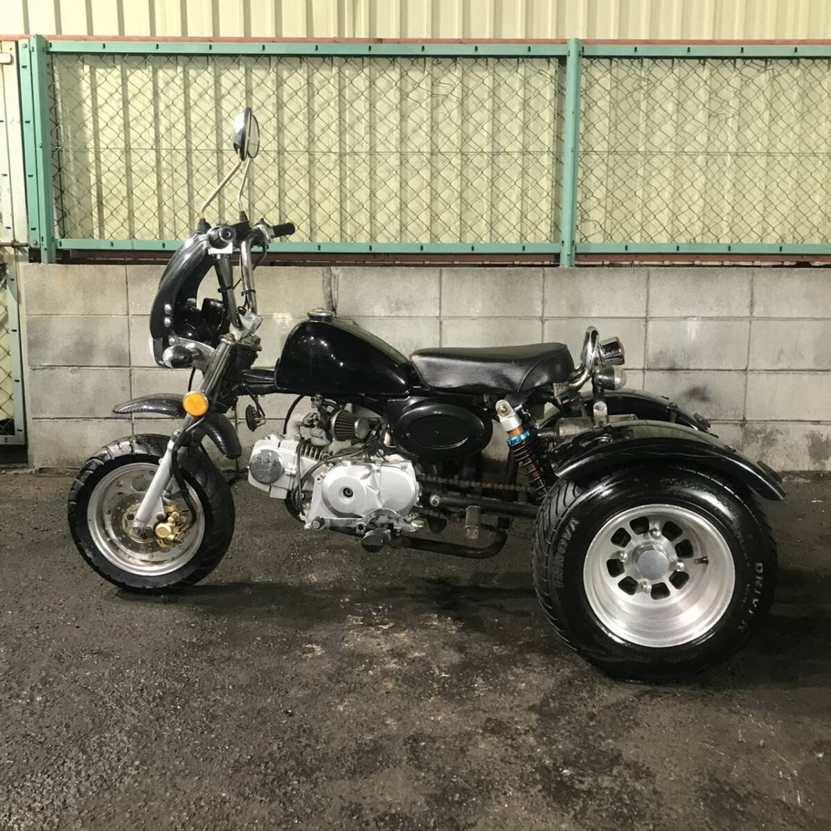 Yahoo!オークション - トライク125CC 2724㎞ エンジン実働 側車付軽二...