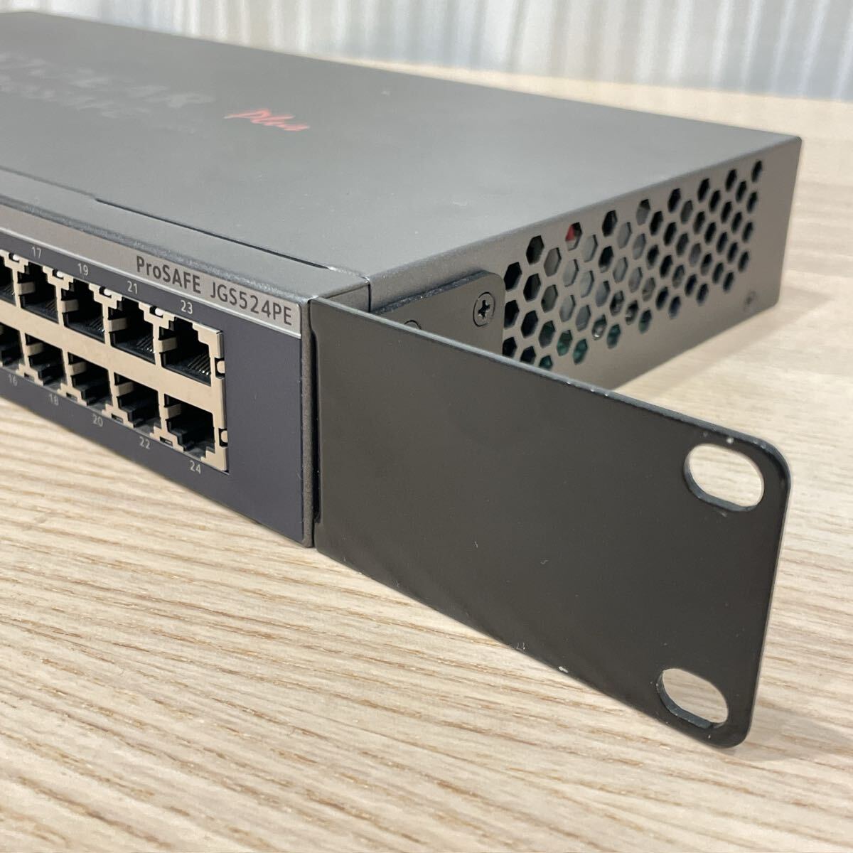 Yahoo!オークション - E836 NETGEAR JGS524PE 24ポート スイッチングハ...