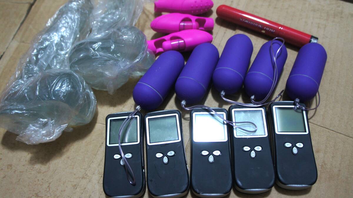 Yahoo!オークション - 匿名発送可・送料無料 ローター多数・ディルド・...