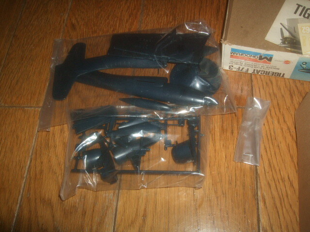 Yahoo!オークション - モノグラム 1/72 F7Fタイガーキャット