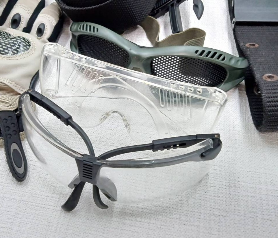 Yahoo!オークション - 【R737】サバゲー/装備品/まとめ売り/防弾チョッ...