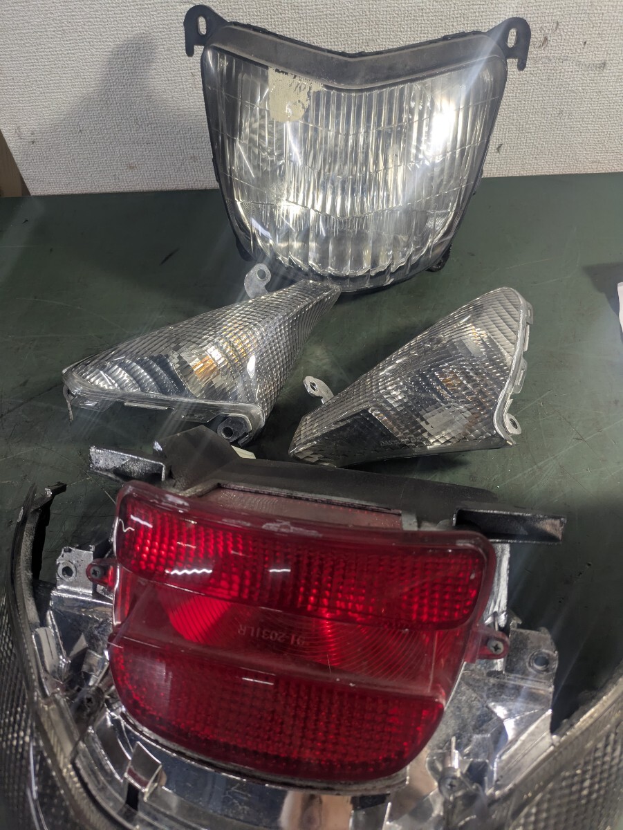 Yahoo!オークション - B-5706 100サイズ マジェスティ125FI ヘッドライ...