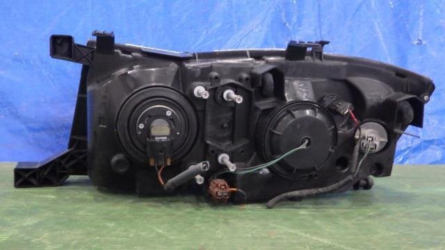 Yahoo!オークション - 【宮城 塩釜発】中古 右ヘッドランプASSY グロリ...