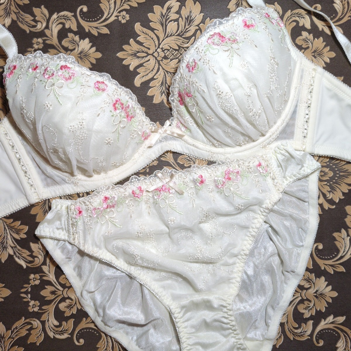 Yahoo!オークション - C90 3L グラマーサイズ cuteブラ パンティ ピン...