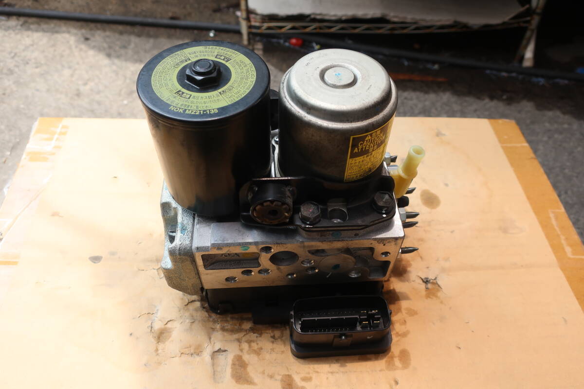 Yahoo!オークション - 6803 エスティマハイブリッド AHR20 ABS アクチ...