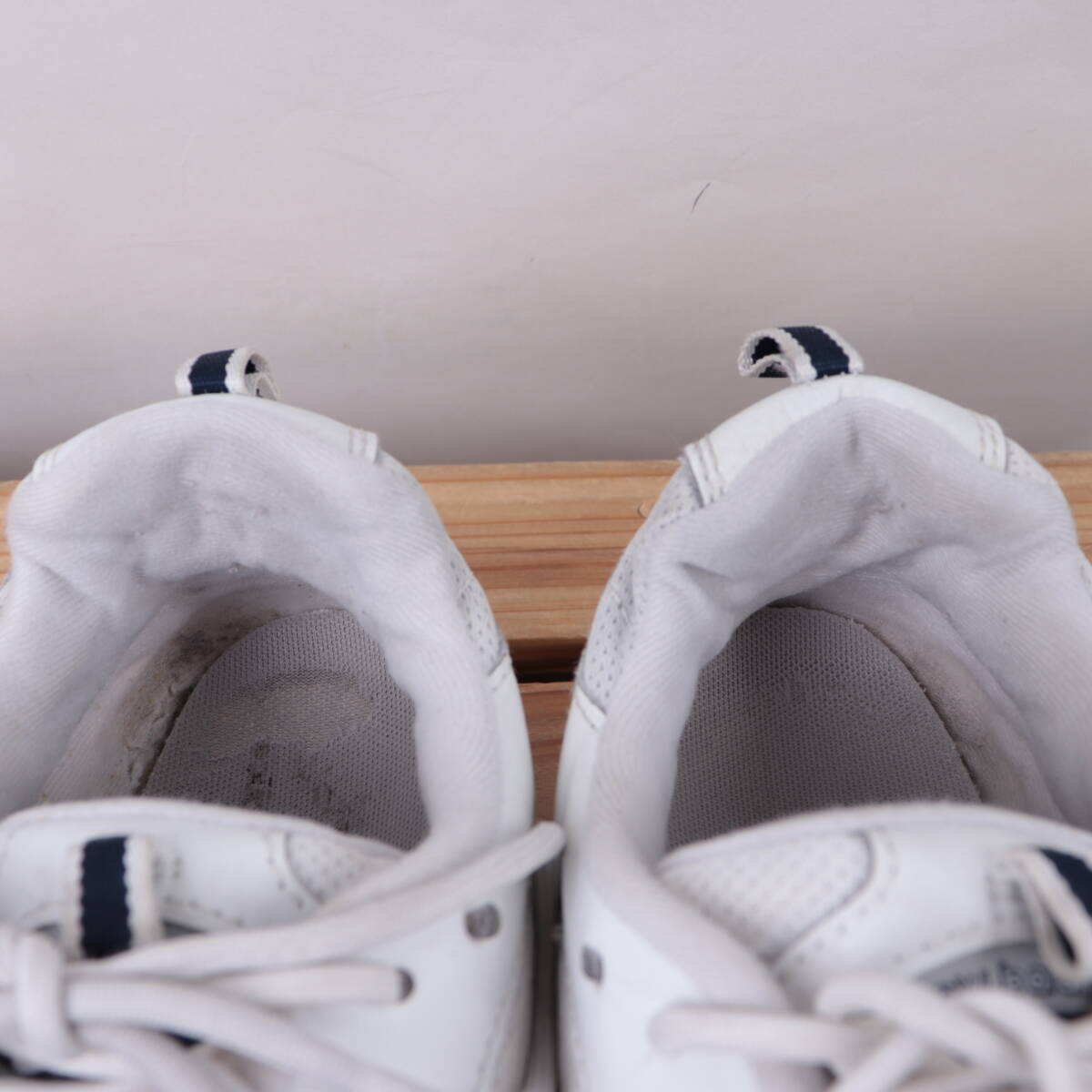 Yahoo!オークション - z9579【615】ニューバランス US8 26.0cm/白 ホワ...