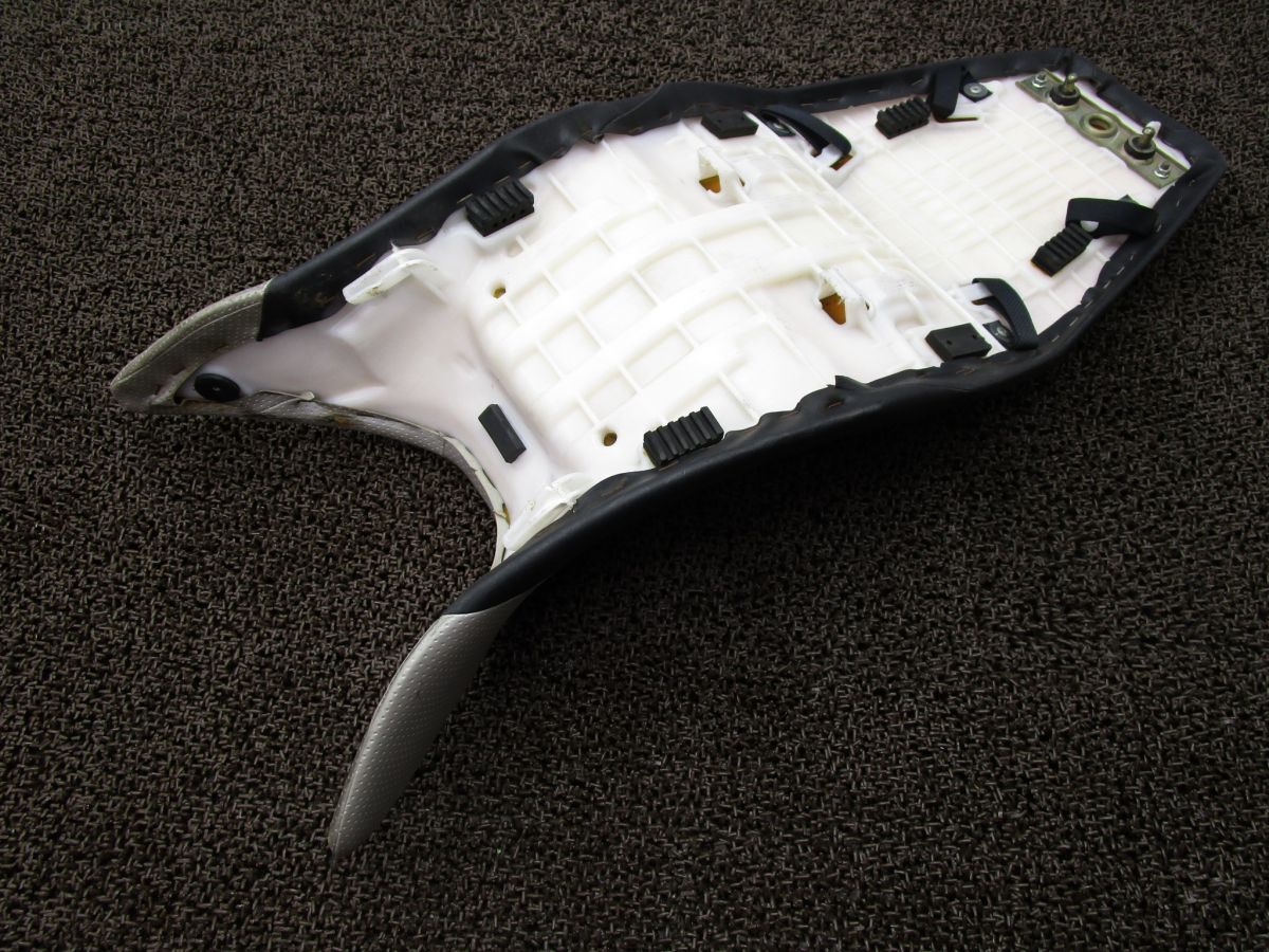 Yahoo!オークション - GSR400 シート A593 GK7DA スズキ 【 K719 】 FI...