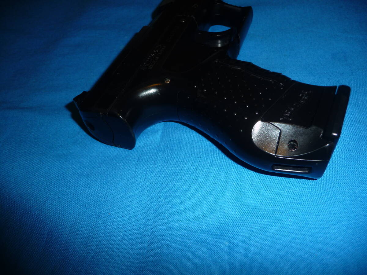 Yahoo!オークション - 台湾製 ワルサー P99 エアコッキングガン 18禁