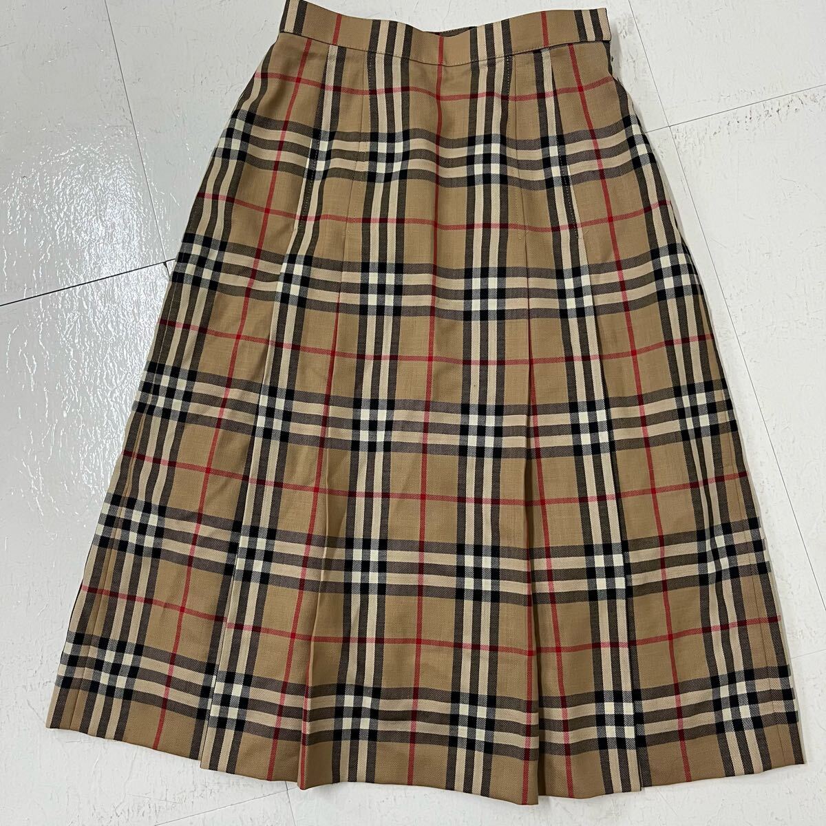 M 90's BURBERRYS バーバリーズ ウール100% レディース ロング丈 プリーツスカート ノバチェック ハイブランド ベージュ ウエスト平置30(プリーツスカート（ロング ...