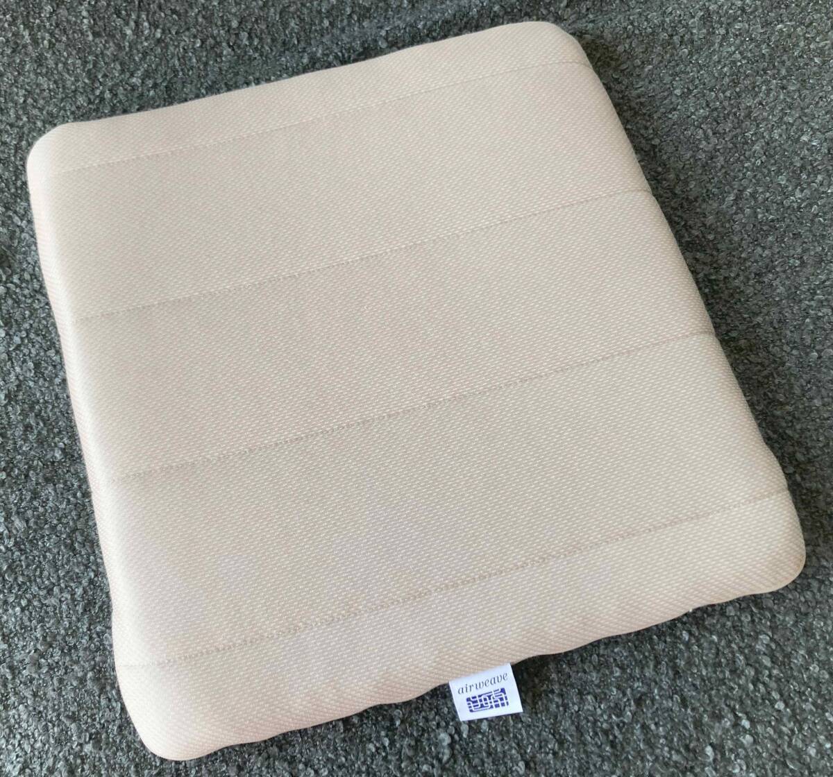 Yahoo!オークション - airweave エアウィーヴ クッション グレー色 中...