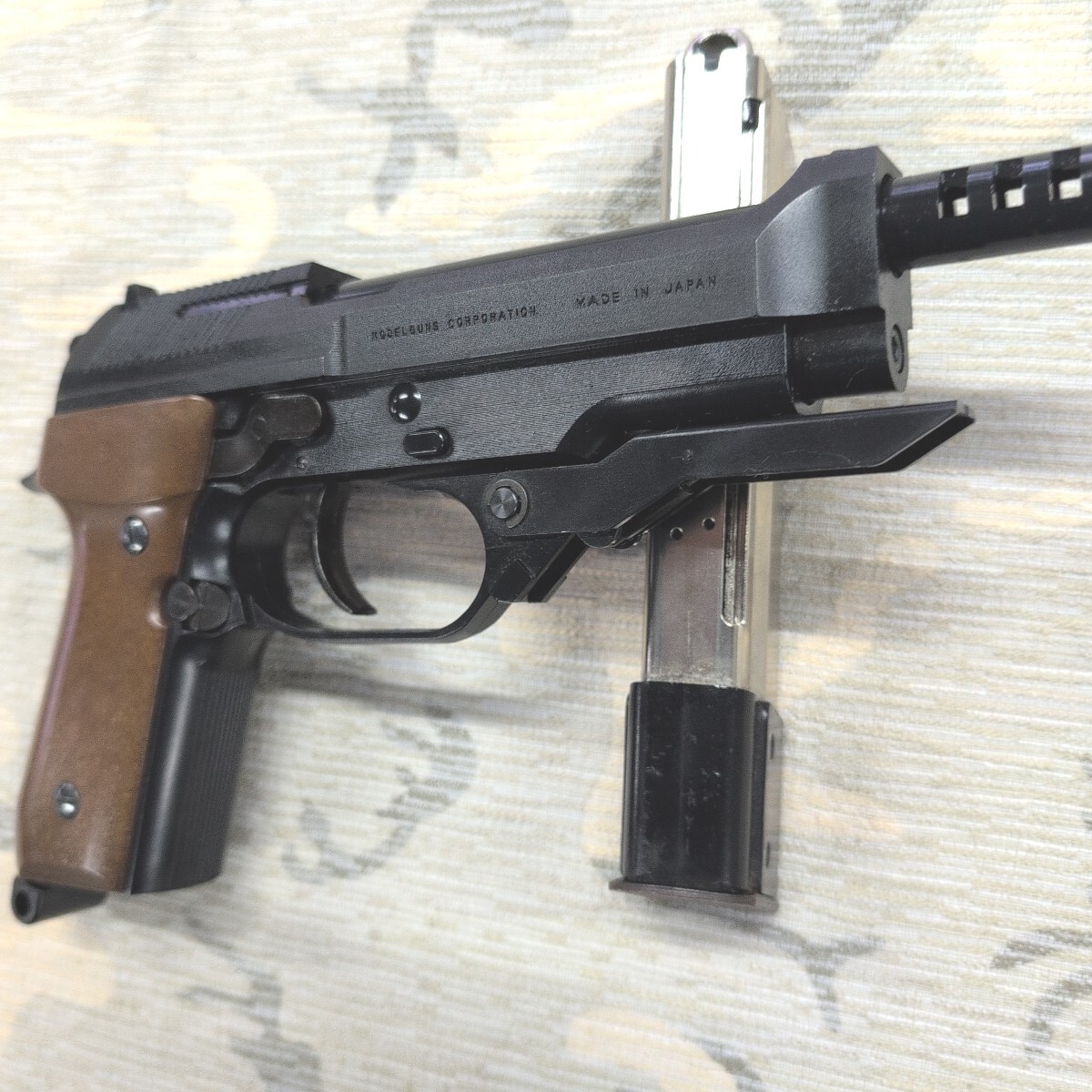 Yahoo!オークション - MGC BERETTA M93R AP 固定スライドガスガン 樹脂...