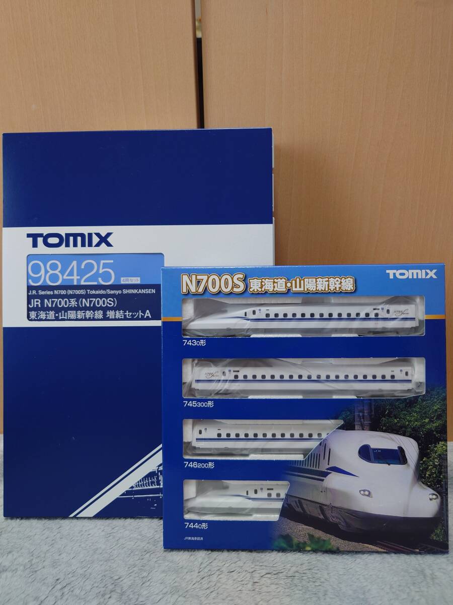 Yahoo!オークション - TOMIX N700S新幹線8両【基本4両/98424＋増結セッ...
