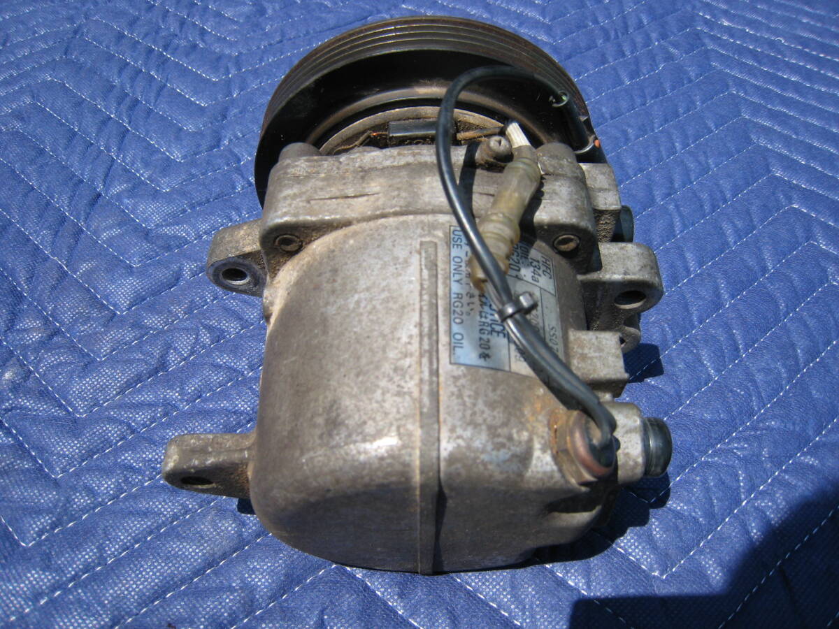 Yahoo!オークション - スズキ ジムニー JA11 純正 R134 エアコンコンプ...