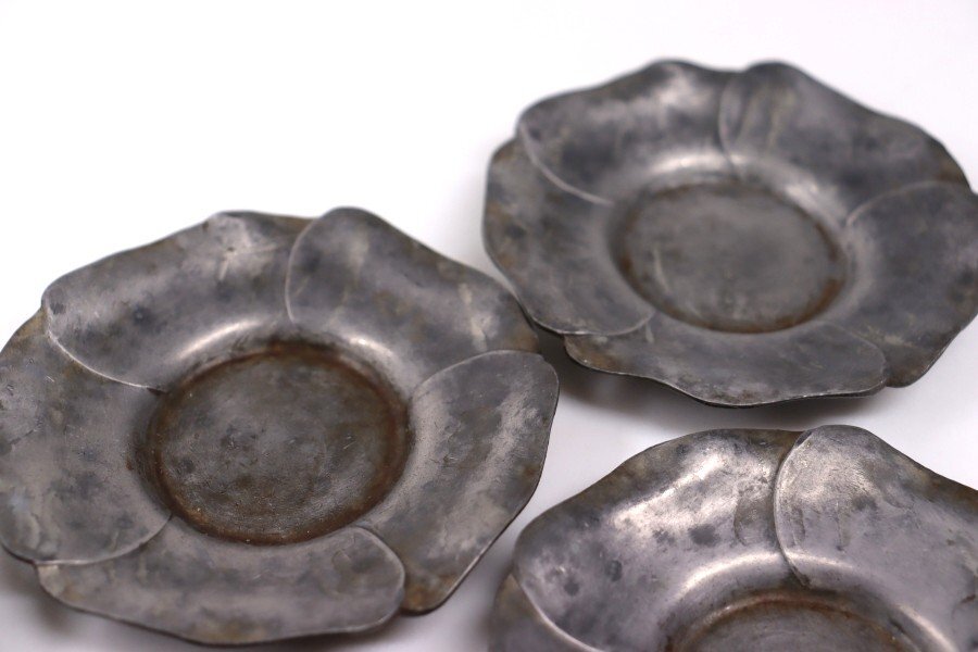 【樂淘letao】日本代購代標第一品牌－ 某名家委託品 中国古玩 珍蔵 清代 金利老店 在款 時代 斑紋 古錫 花弁 茶托 托子 五客 445g 煎茶道具 / KA150302 sa037