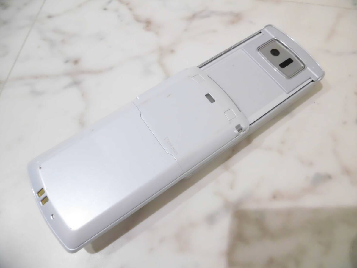 Yahoo!オークション - 【希少機種】判定 NTTdocomo F-04B ドコモ WHITE...