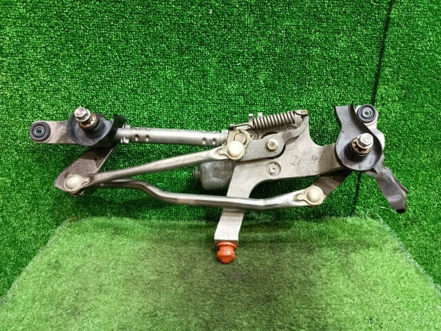 Yahoo!オークション - ヴォクシー ノア DAA-ZWR80G Fワイパーモーター ...