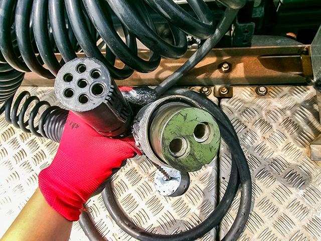 Yahoo!オークション - R1 UDトラックス クオン トレーラヘッド 460馬力...