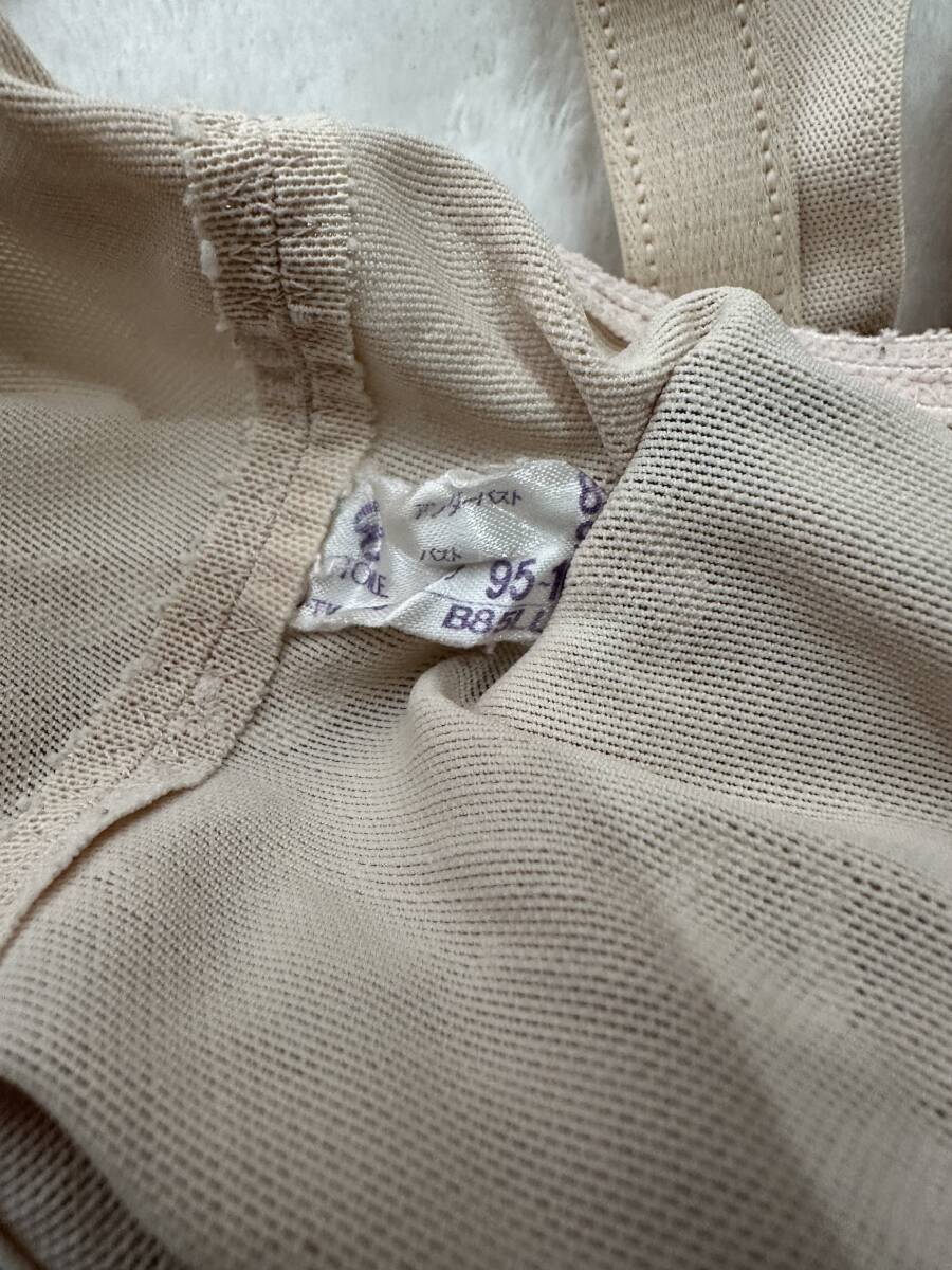 Yahoo!オークション - 103 高級 ボディスーツ B85LL