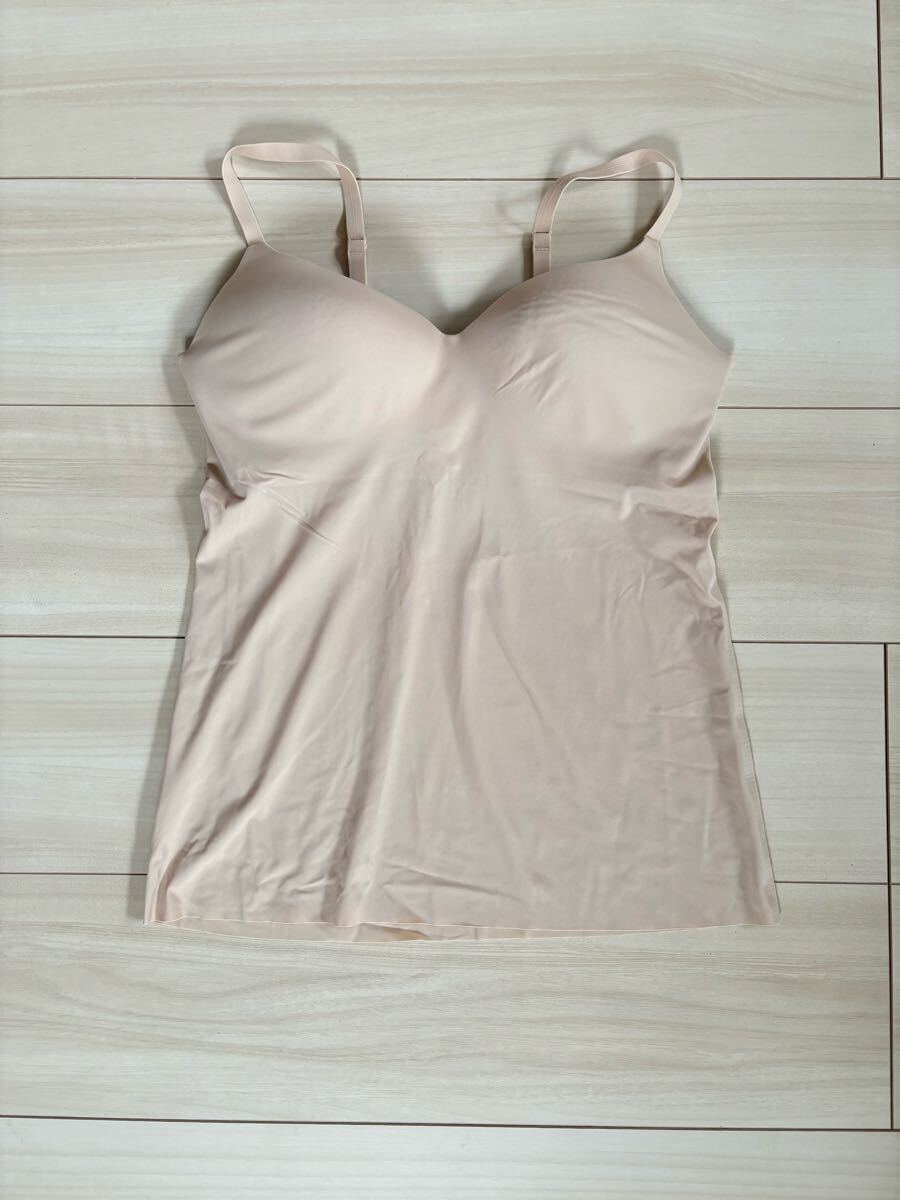 938 UNIQLO AIRism シームレスVネックブラキャミソール ベージュ M(キャミソール)｜売買されたオークション情報、yahooの商品情報をアーカイブ公開 - オークファン ...