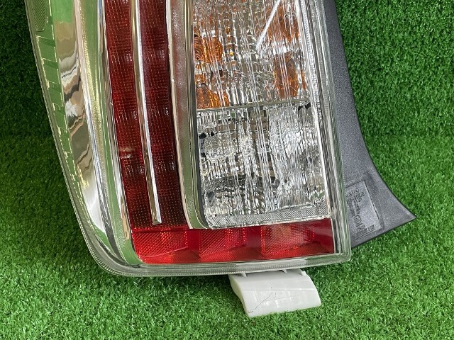 Yahoo!オークション - 50560 H25年 DAA-ZVW30 後期 プリウス 社外 左テ...