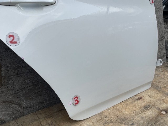 Yahoo!オークション - 50560 H25年 DAA-ZVW30 後期 プリウス 右リアド...