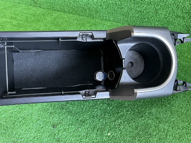 Yahoo!オークション - 50560 H25年 DAA-ZVW30 後期 プリウス コンソー...