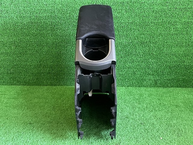 Yahoo!オークション - 50560 H25年 DAA-ZVW30 後期 プリウス コンソー...