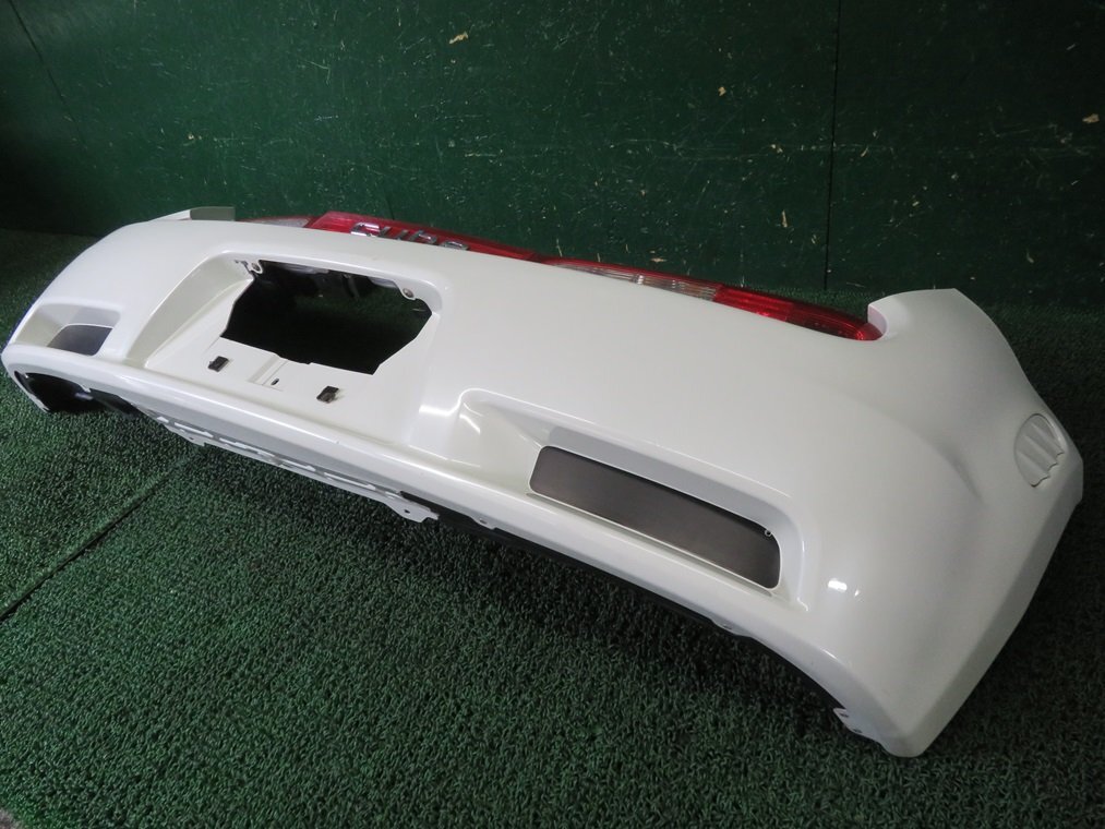 Yahoo!オークション - 『psi』 日産 Z12 キューブ リアバンパー QX1 パ...