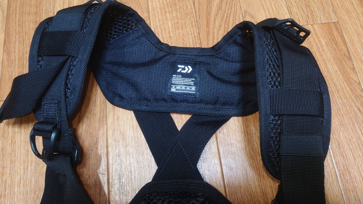 Yahoo!オークション - ダイワ ライトフィッシングベスト ブラック F DV...