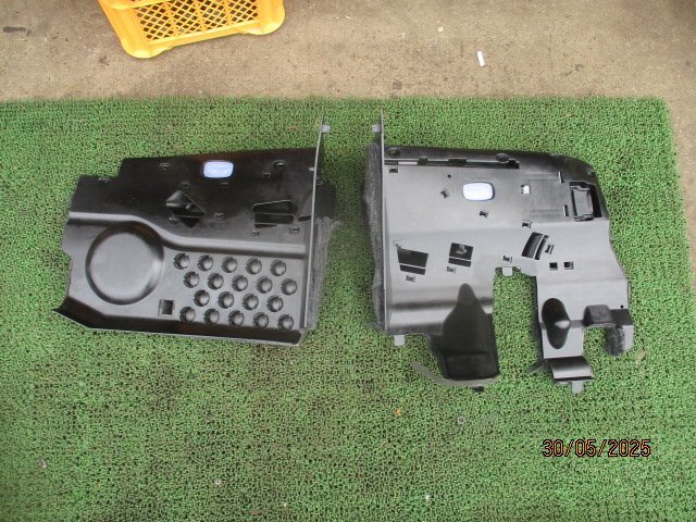 Yahoo!オークション - (0385)R171 ベンツ SLK200 トリムカバー ブラケ...