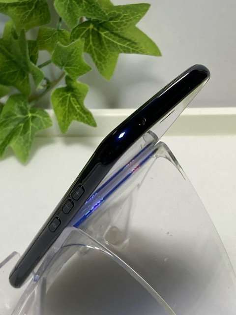 Yahoo!オークション - 新品同様品 FCNT らくらくスマートフォン F-52B ...