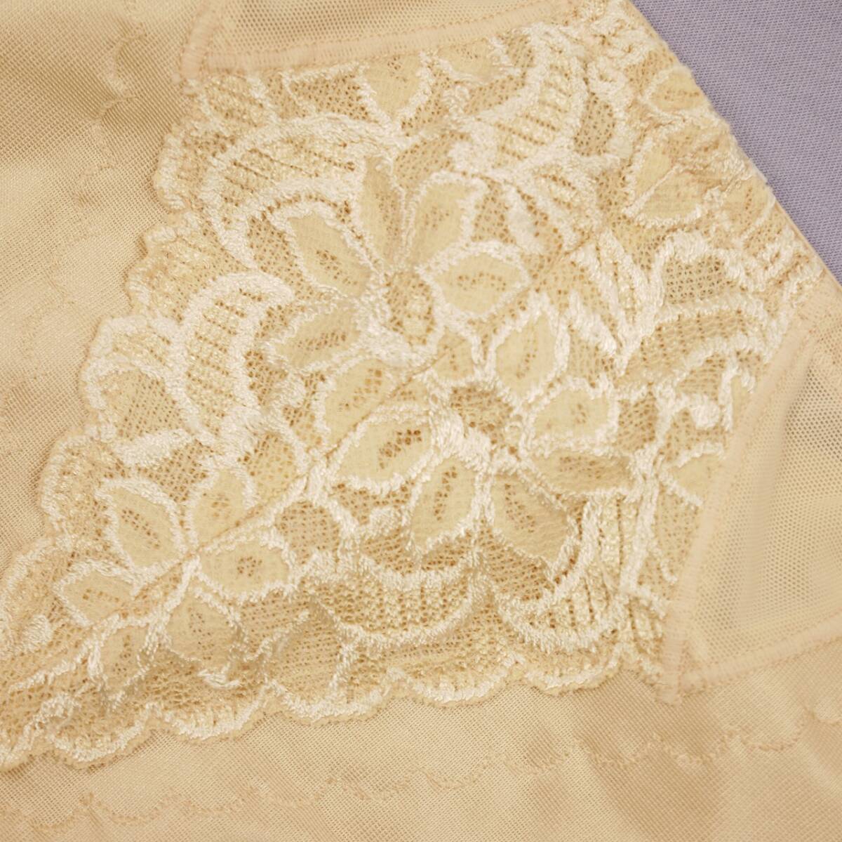 Yahoo!オークション - 4662 トリンプ/Triumph 大人花柄デザイン光沢補...